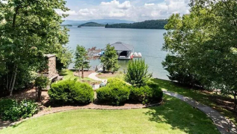 Waterfront rentals on scenic Lake Chatuge in North Georgia