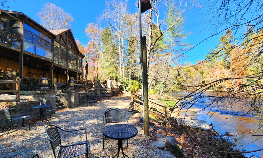 Toccoa Riverside Restaurant Blue Ridge GA | GaMountainsGuide