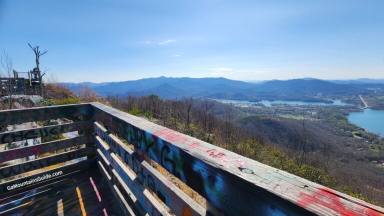 Visit the scenic Bell Mountain overlook in North Georgia 🤩