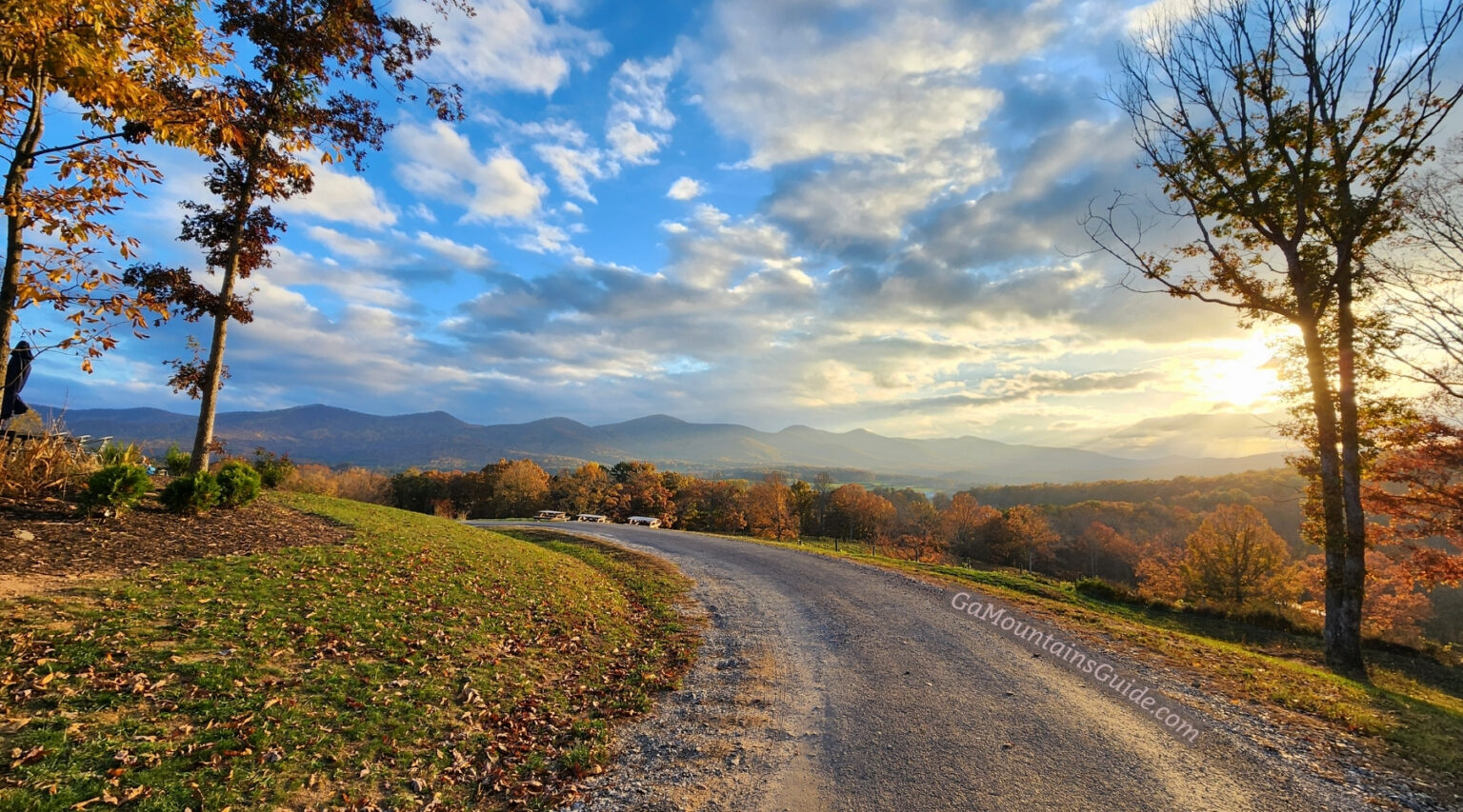 🍂 Scenic Fall Foliage in North Georgia (Map, Drives, Dates)